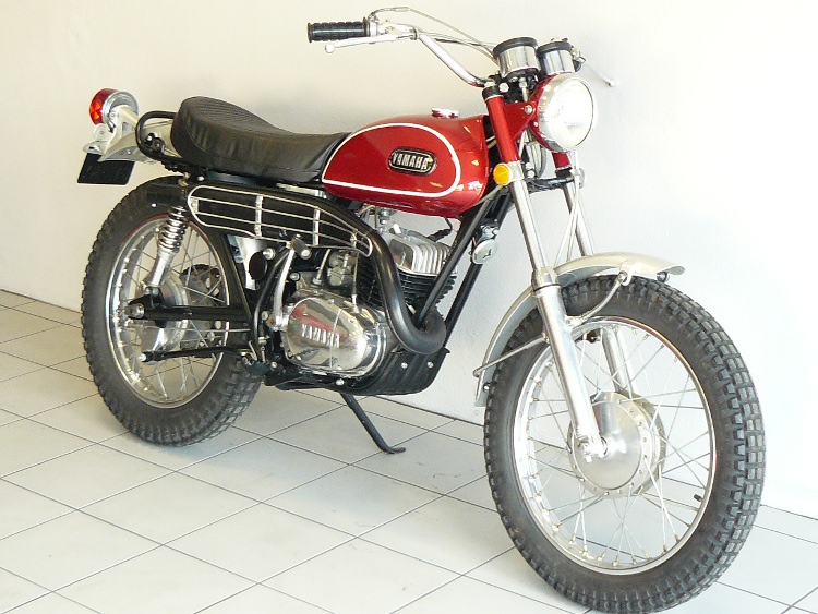 Yamaha 250 DT de 1972 d'occasion - Motos anciennes de collection japonaise Motos vendues